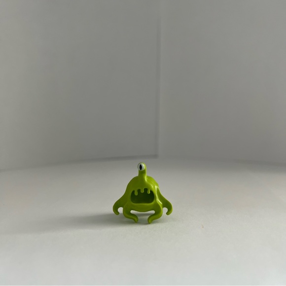 Lego | Other | Lego Alien Clinger With White Eye With Black Pupil ...